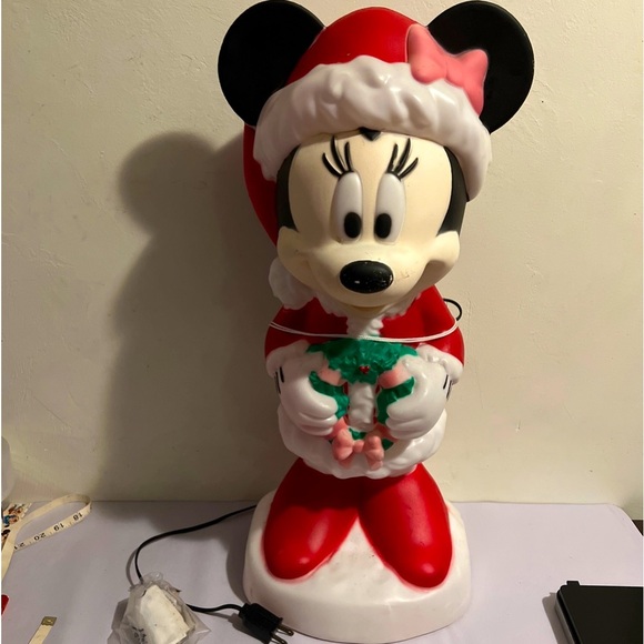 Disney | Holiday | Disney Minnie Mouse W Wreath Lighted Blow Mold ...